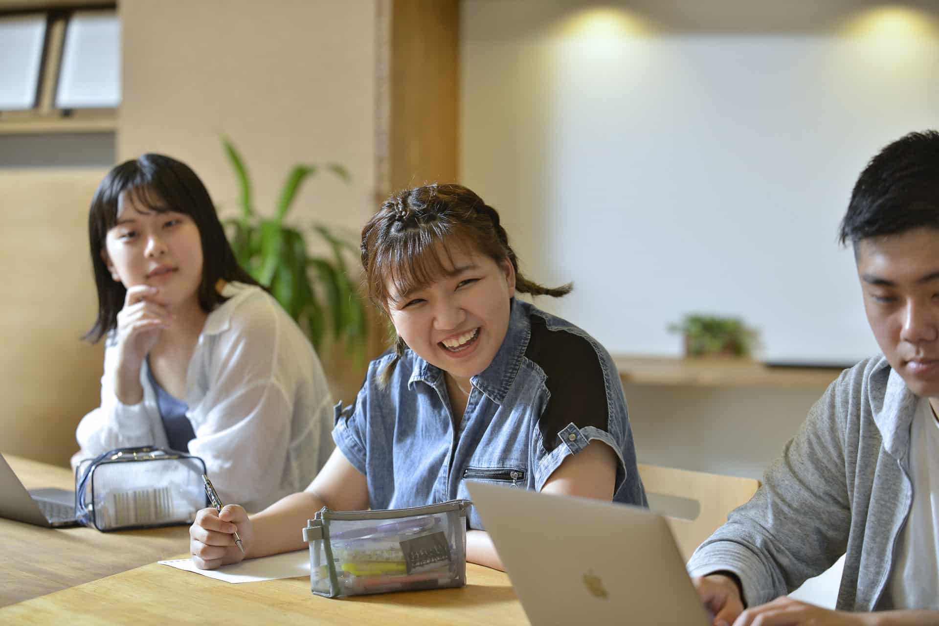 【SmartStudyコース（通信制／大阪梅田）】毎週学年ごとに行われるLHR。今回は、生徒同士の繋がりを深める交流会を実施しました ...